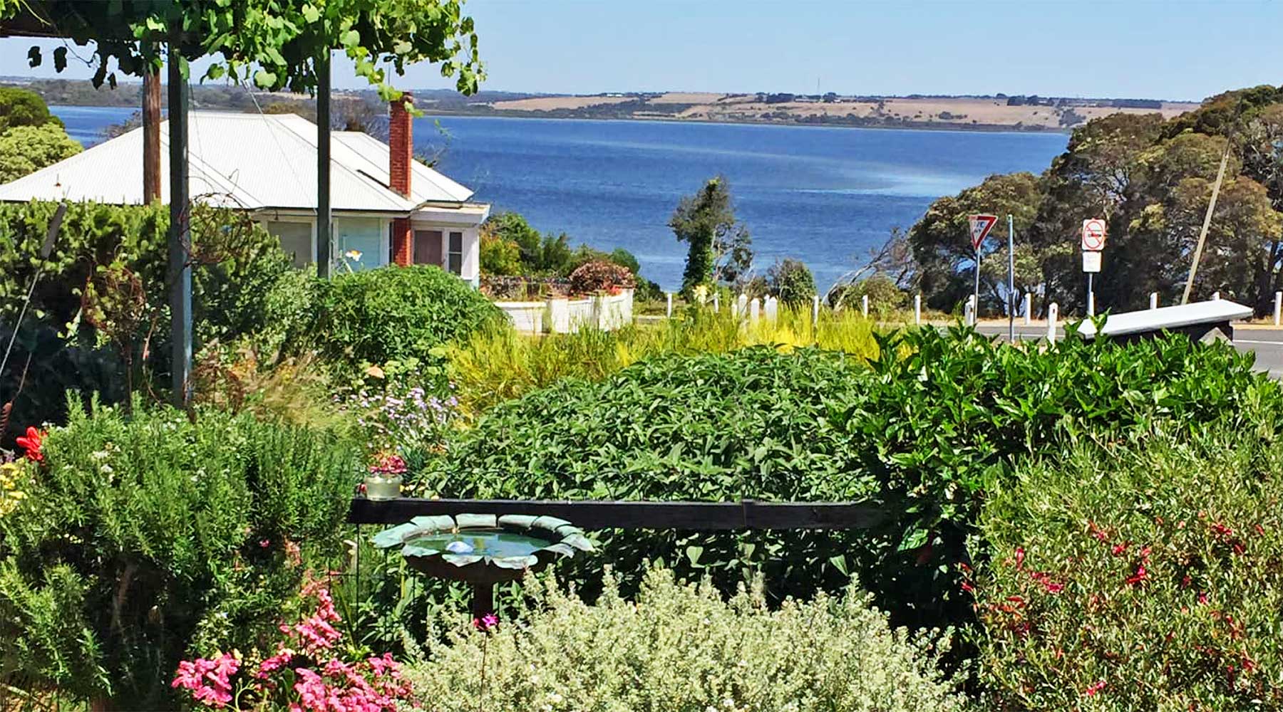 Swan Bay Views | Queenscliff Victoria Coastal Apartment Stays
